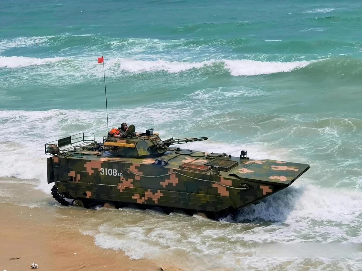 几款现代两栖战车的尺寸，水面速度及载员量 - 哔哩哔哩
