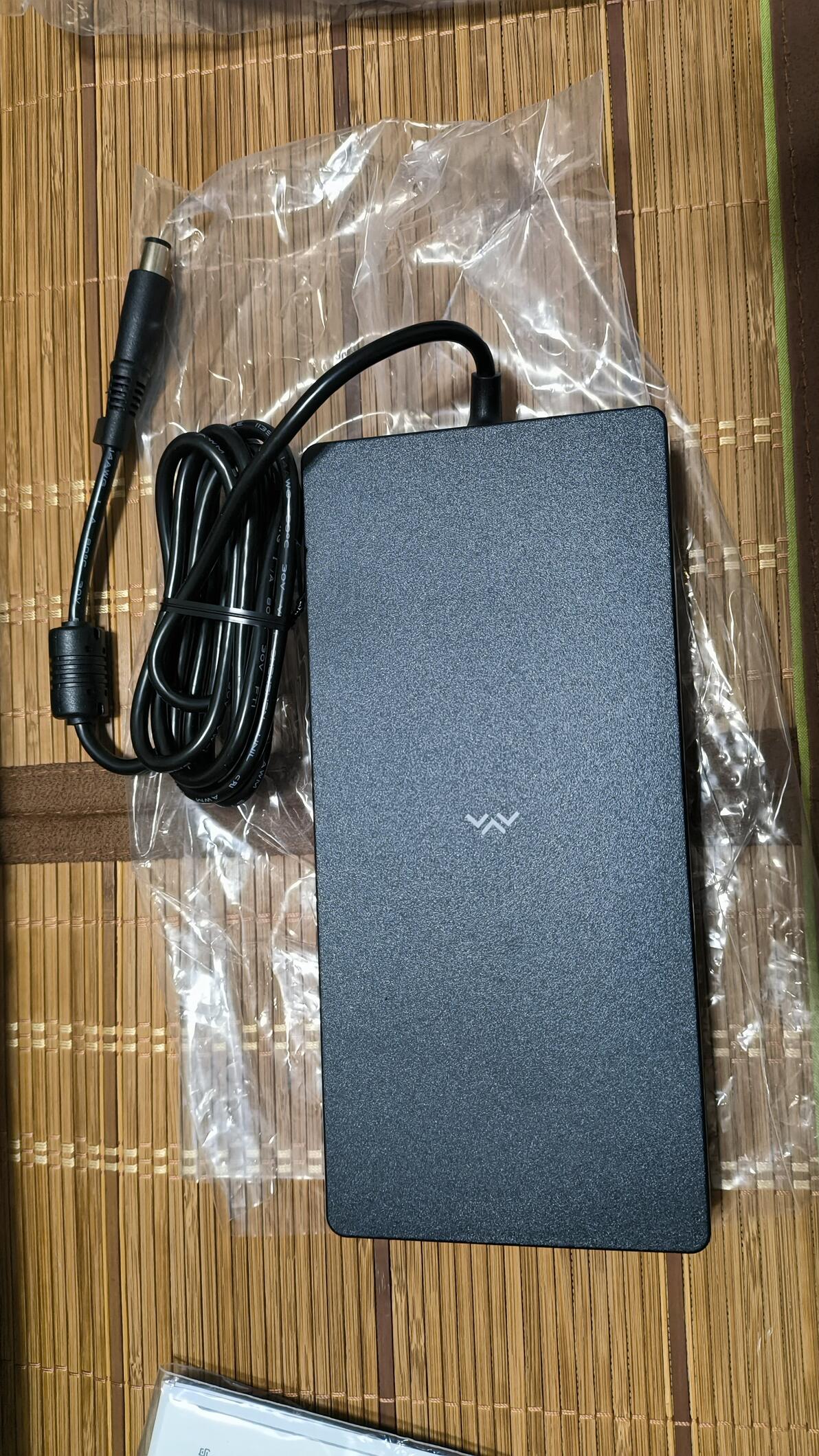 雷鸟32U8 上手体验（附 INF&ICC配置文件） - 哔哩哔哩