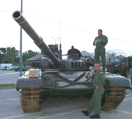 苏联/俄罗斯T-72主战坦克详解 - 哔哩哔哩