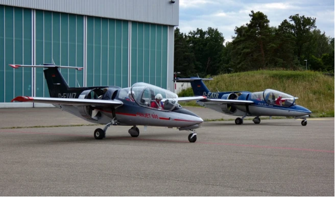 像喷气机的螺旋桨飞机——德国RFB风扇教练机（1977） - 哔哩哔哩