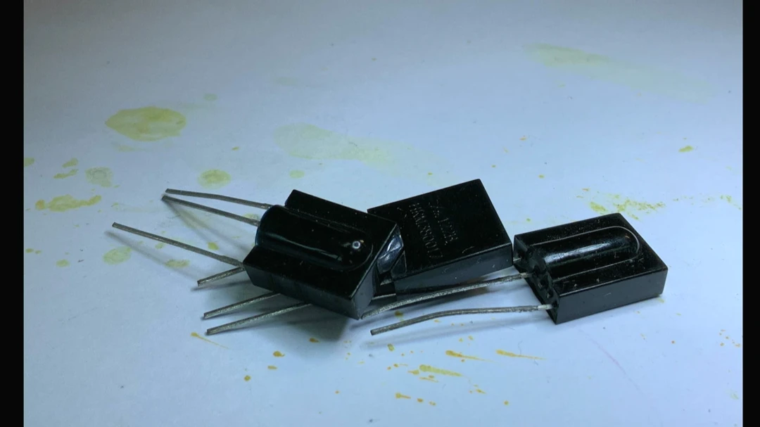 HS0038红外信号接收头 - 哔哩哔哩