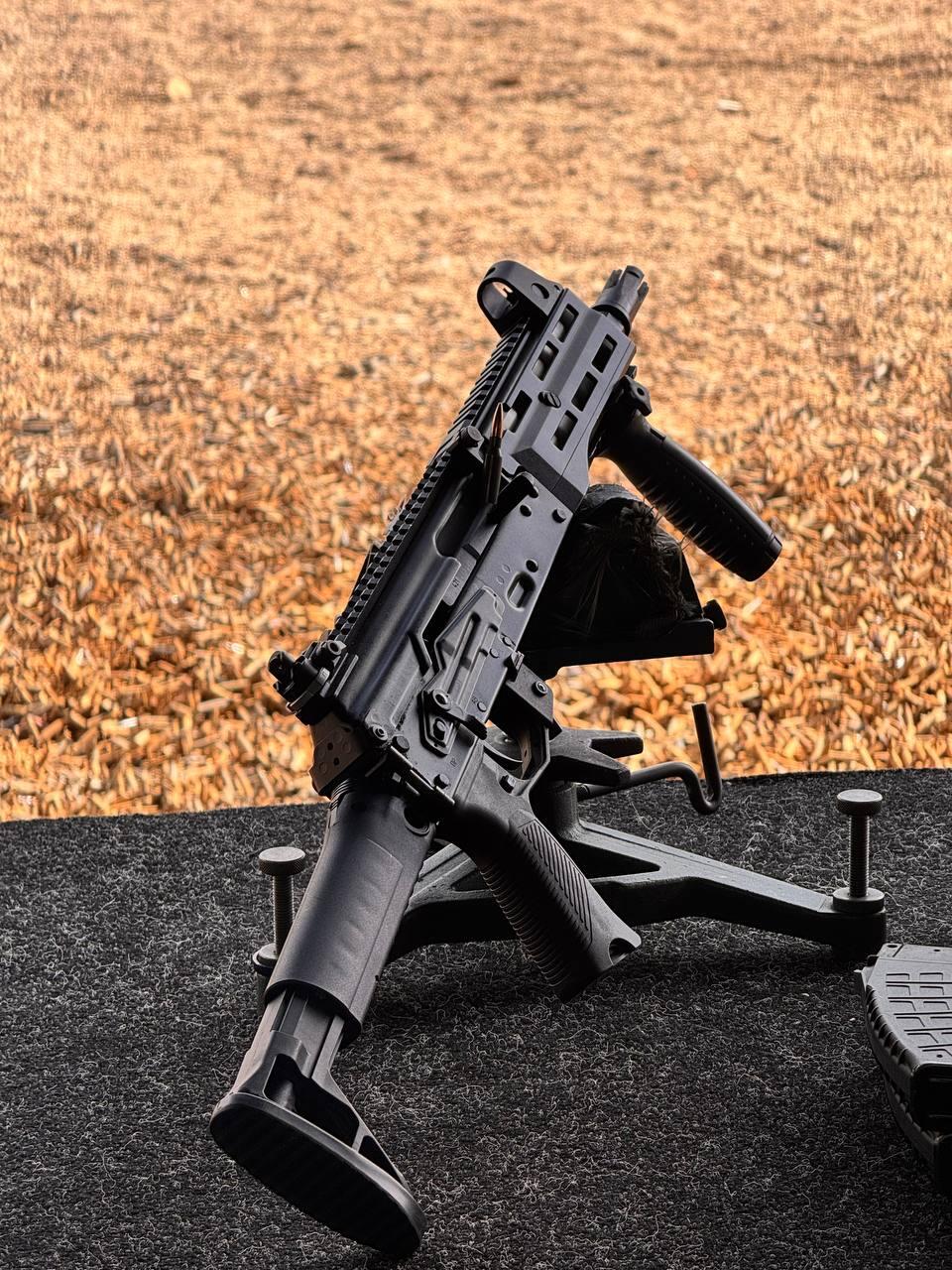 卡拉什尼科夫集团首次展示 AK-12K 和 AK-12SK两款步枪 - 哔哩哔哩