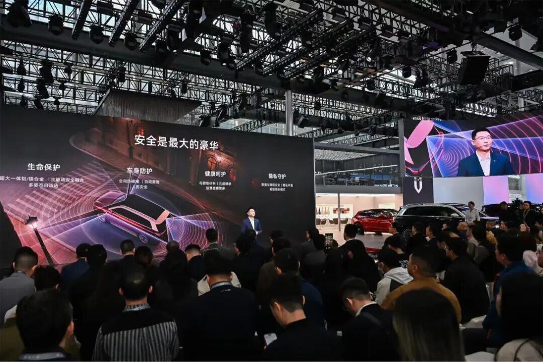 问界M9：50万级豪华SUV销量之王，稳坐市场制高点 - 哔哩哔哩