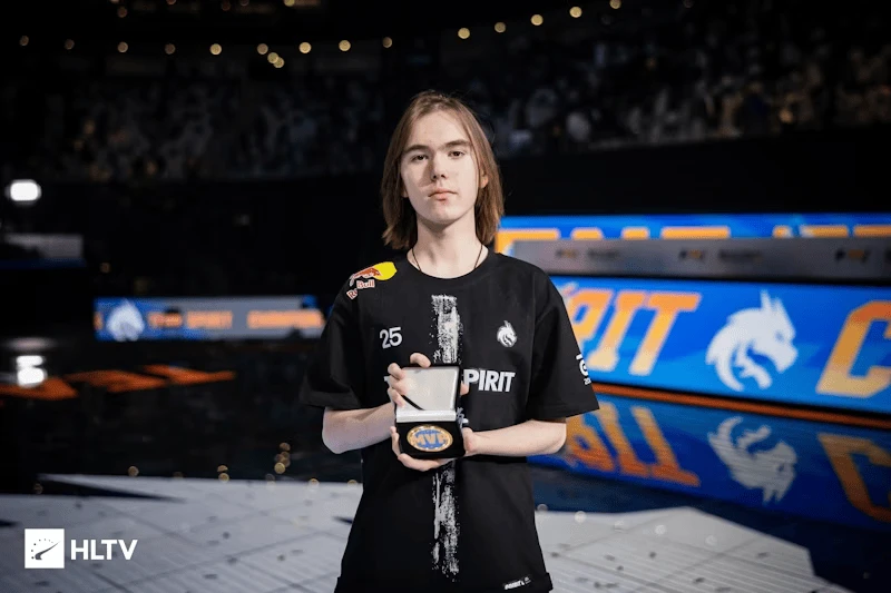 donk成为上海Major历史上最年轻且评分最高的MVP。 - 哔哩哔哩