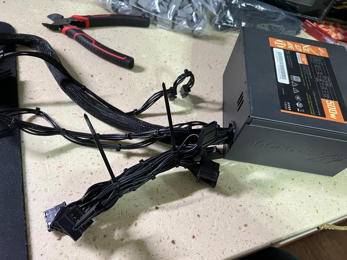 小喆c2p MATX机箱装机体验 - 哔哩哔哩