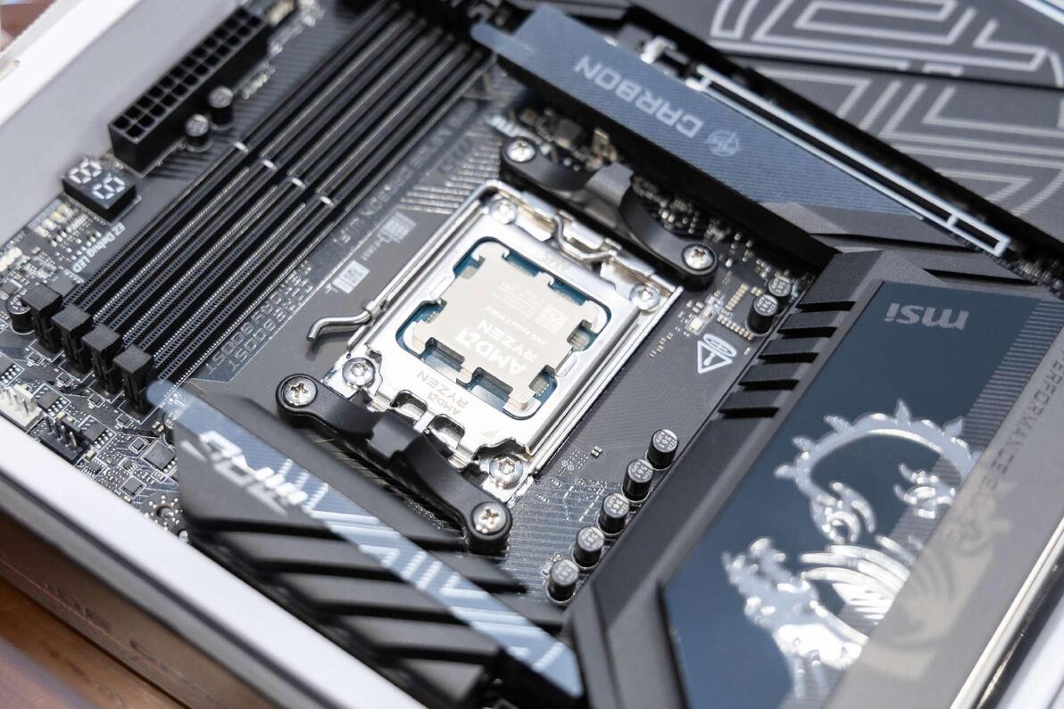 百元风冷可以压AMD R7 9700X吗？超频三RT500数显风冷测试 - 哔哩哔哩