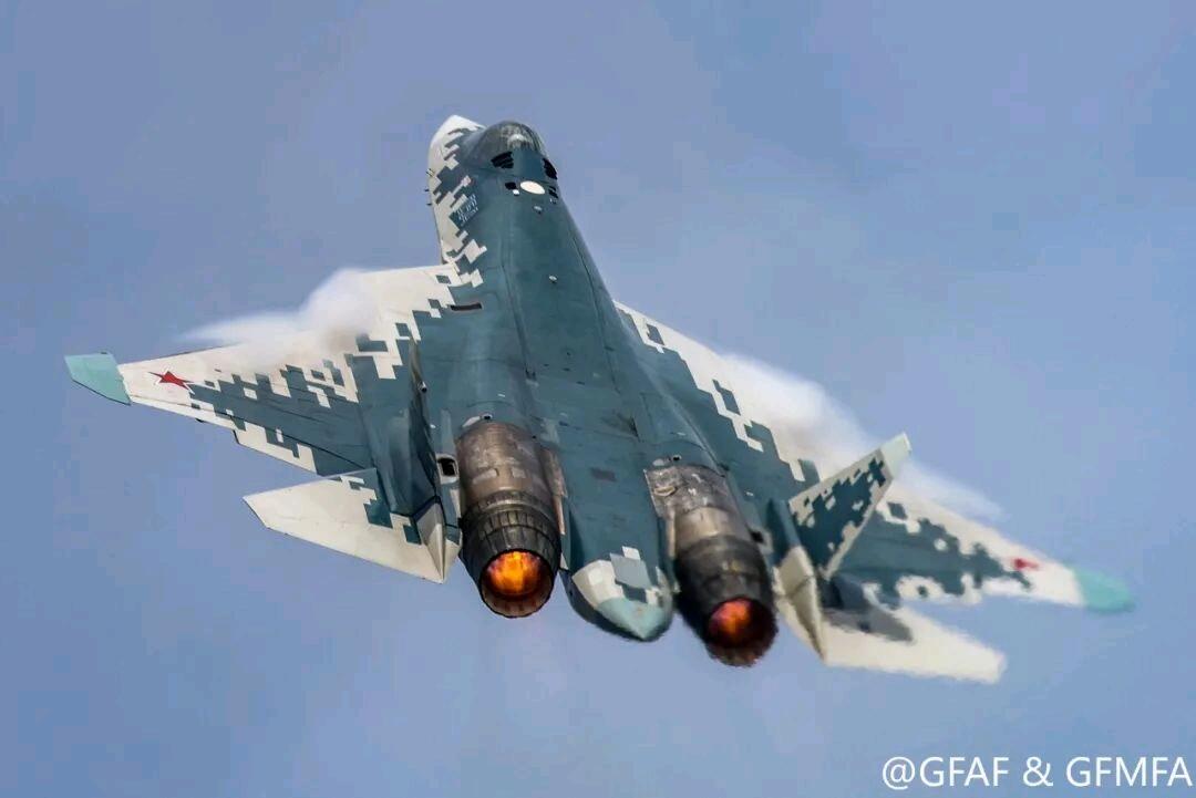 航展美图与单机讲解：SU57 - 哔哩哔哩