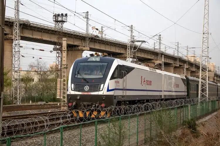 【科普】动集前传（上）—中国铁路总公司｜中车大连｜HXD3G（FXD3）型电力机车 - 哔哩哔哩