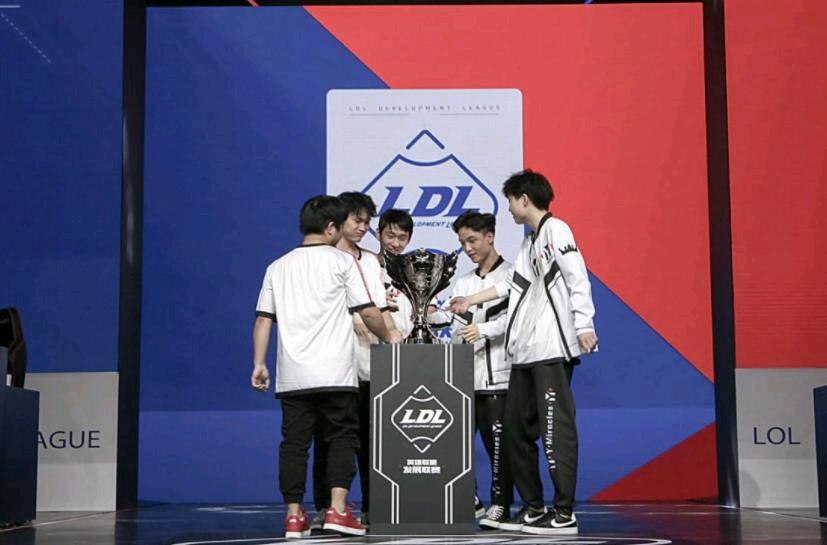 LDL不如LSPL，升降级制度取消后，次级联赛就像闹着玩 - 哔哩哔哩