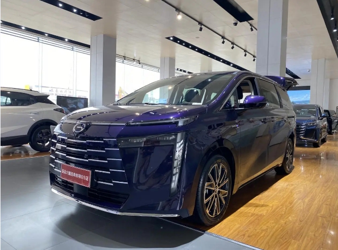 广汽传祺E8：家用新能源MPV新选择！ - 哔哩哔哩