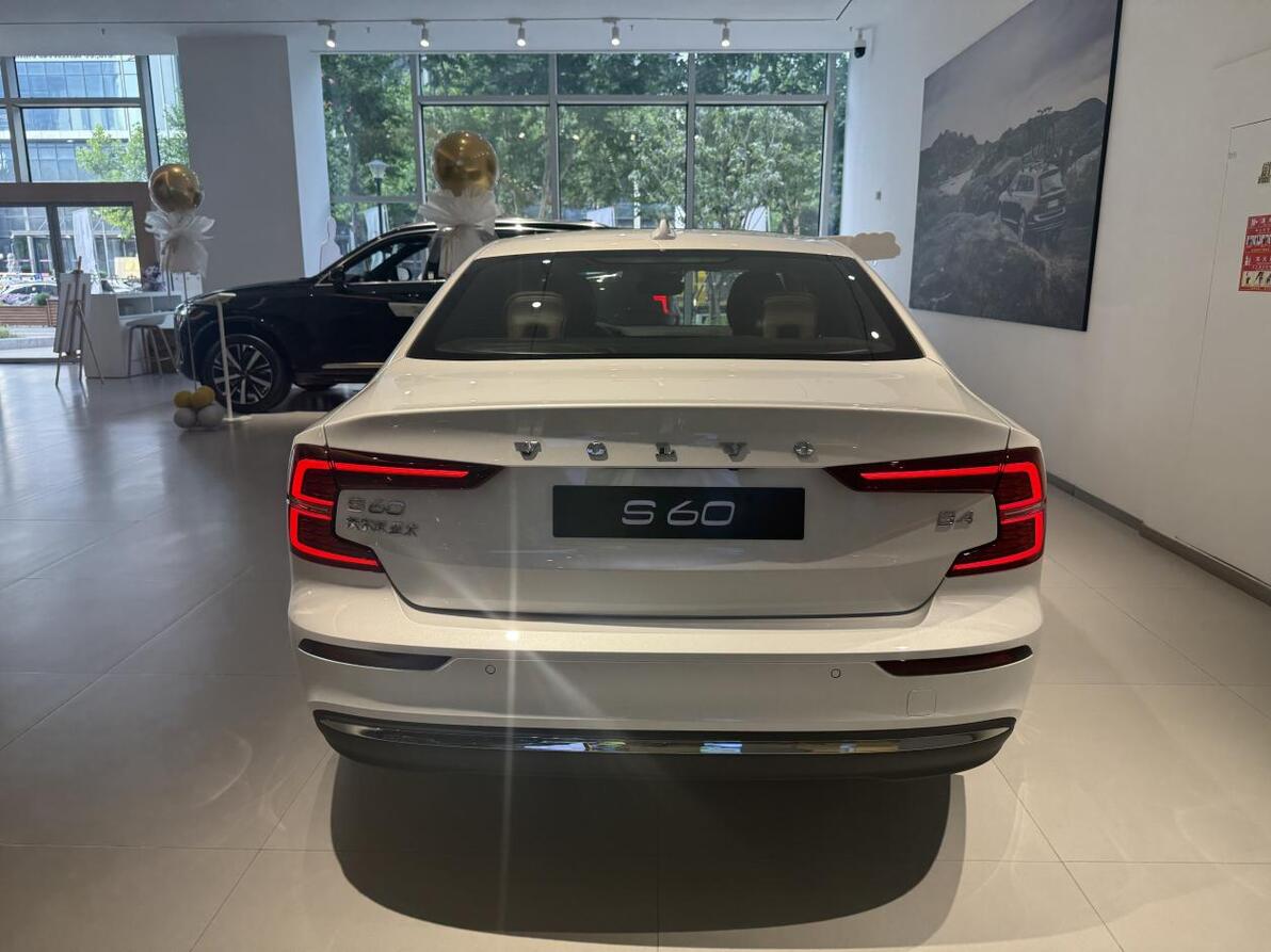 BBA 34C大跳水，如今还有哪些去买沃尔沃S60的理由？ - 哔哩哔哩