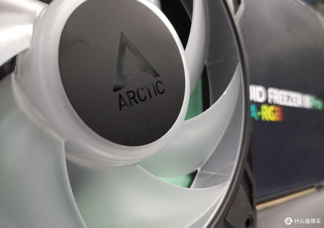 ARCTIC P12 Pro：A-RGB新篇章 - 哔哩哔哩