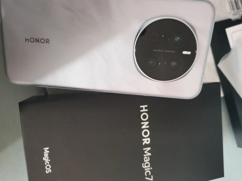 红米k80pro和荣耀magic7选择哪个好？有什么区别，对比测评 - 哔哩哔哩