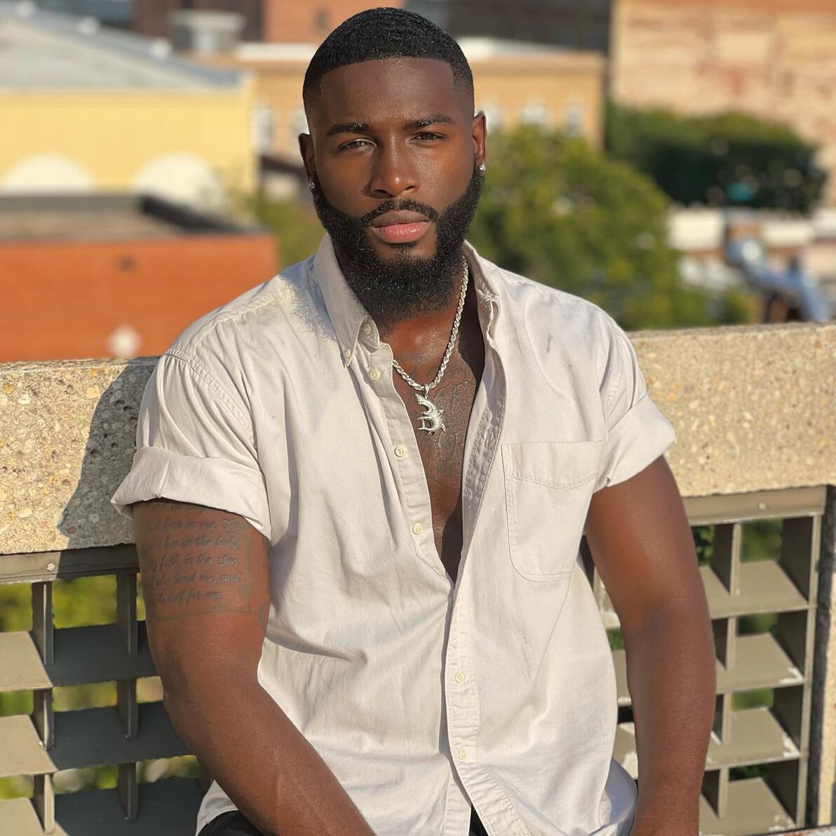 爱情岛美国版 第六季OG介绍 NFL球星亲弟，旧人回归，狼人杀《叛徒》冠军 - 哔哩哔哩