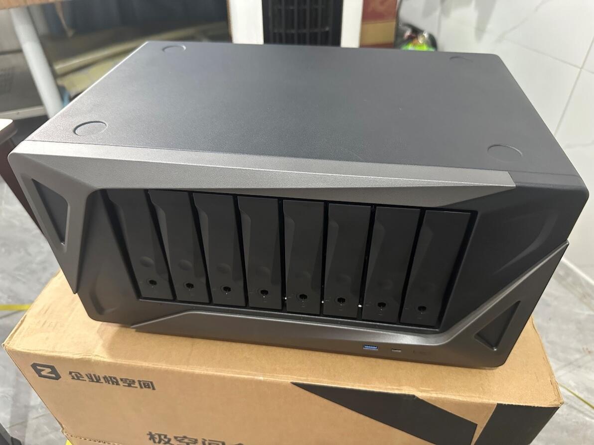 极空间企业级NAS P8评测之一开箱 - 哔哩哔哩