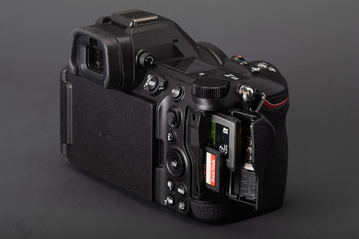 尼康Z6III测评：对比EOS R6 II、A7M4、S5IIX - 哔哩哔哩