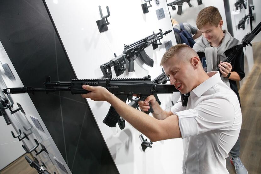 俄罗斯AK-12突击步枪详解 - 哔哩哔哩