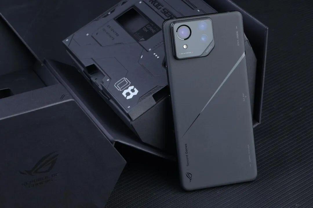 巅峰性能——硬核旗舰ROG游戏手机8 Pro全面评测 - 哔哩哔哩