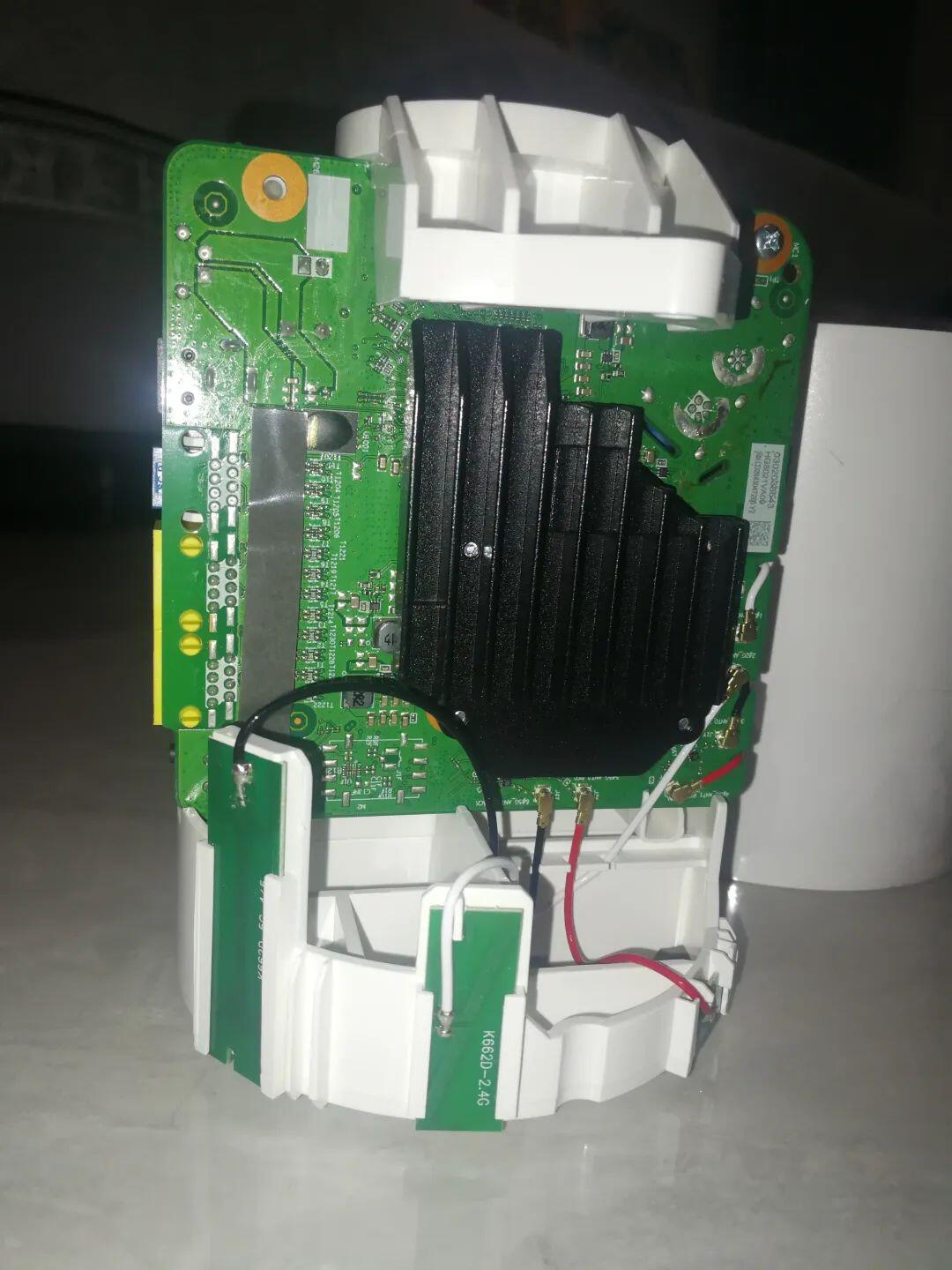 【图赏】华为在隐瞒些什么？万众（没人）期待的K662D拆解来了！【MizuiroBOX第2季】 - 哔哩哔哩