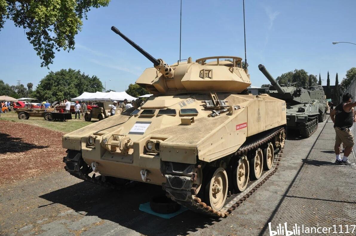 M2布雷德利到来前的探索-美国XM800T ＆ XM800W装甲侦察车 - 哔哩哔哩