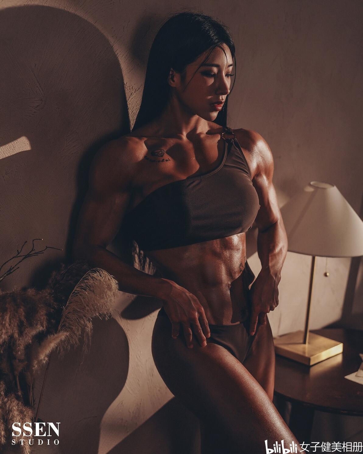 SSEN Studio的优质健美女神写真作品！这些肌肉线条非常迷人！ - 哔哩哔哩