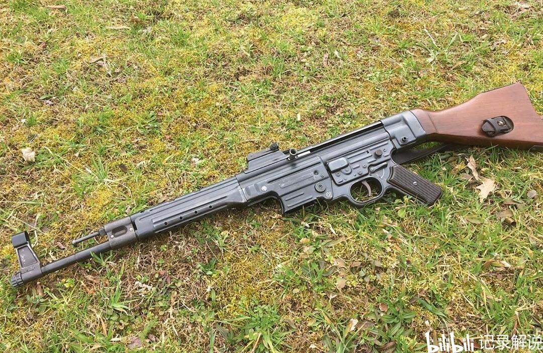 军事革命的先驱：二战德军STG-44突击步枪详解 - 哔哩哔哩