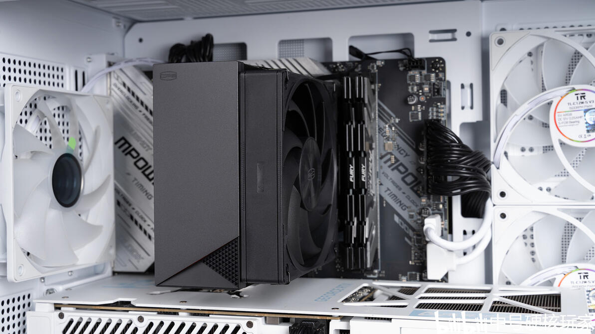 四热管风冷挑战14600KF，超频三黑海RZ400 V2散热器使用体验 - 哔哩哔哩