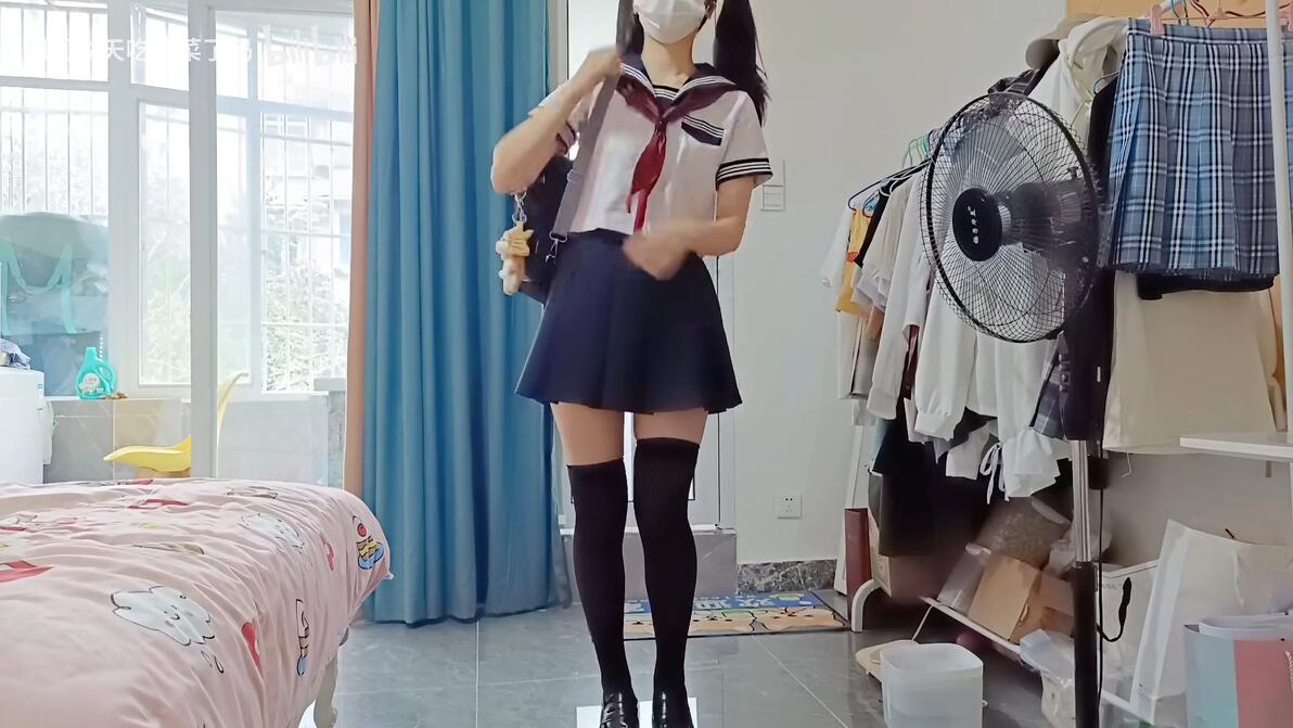 初秋+jk+大腿袜～女仆装二选一的时刻到了 - 哔哩哔哩