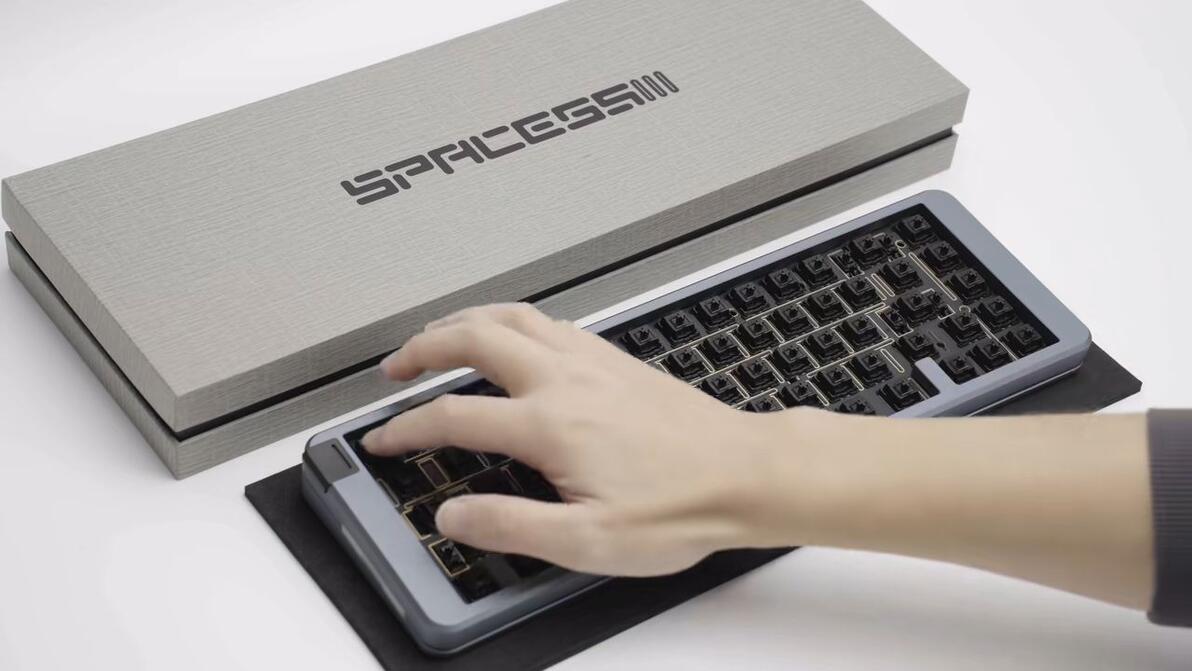 Space 65 R3 来自Gray Studio 的太空飞船 [内含抽奖!] - 哔哩哔哩