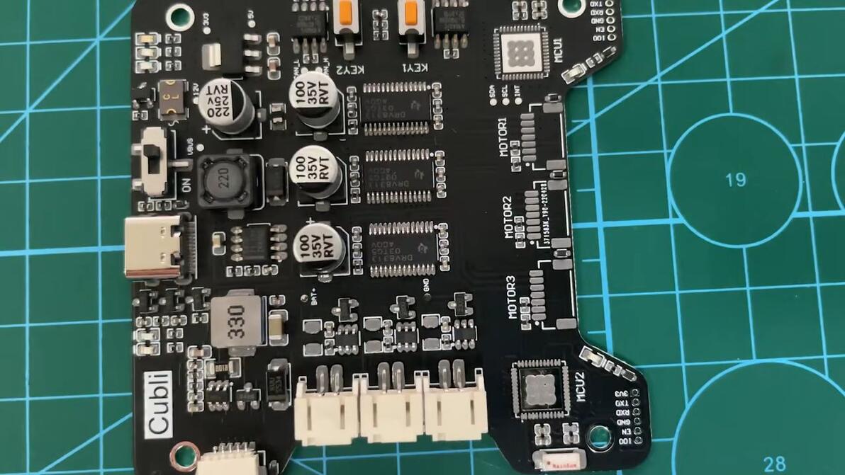 【自制】【开源】谁能拒绝一个炫酷的平衡方块Cubli_Mini呢？ - 哔哩哔哩