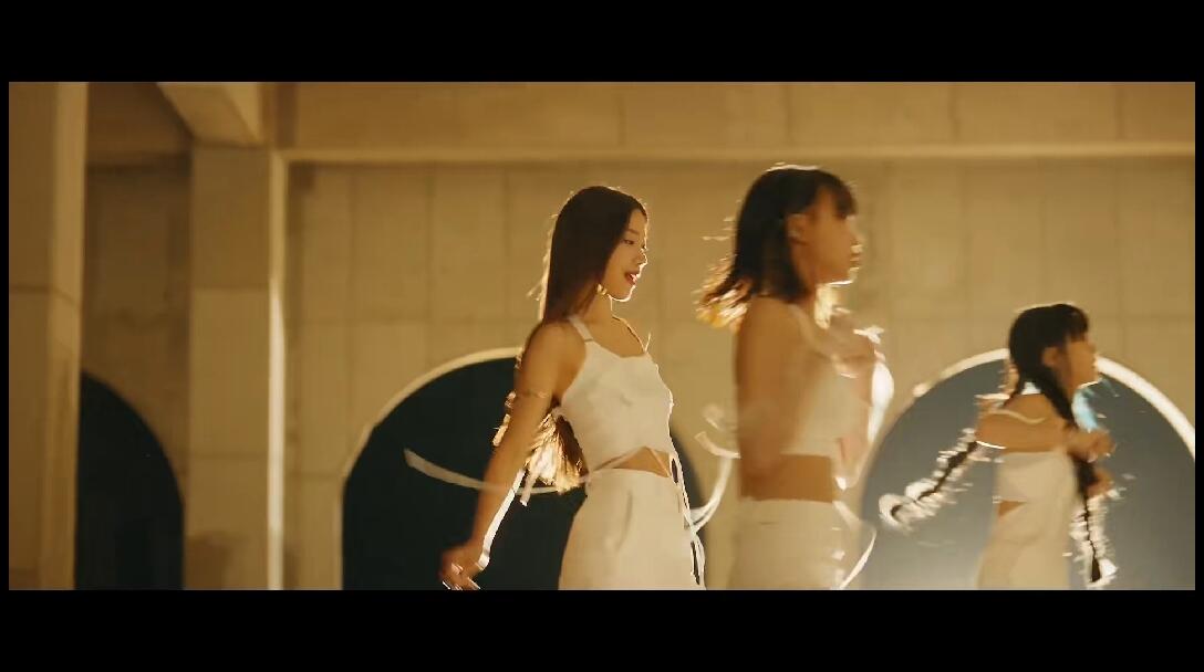 LE SSERAFIM新曲Impurities MV公开 - 哔哩哔哩