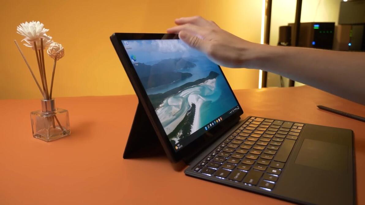 XiaomiBook S 12.4详细评测 ! 真 Surface Pro 8 - 哔哩哔哩