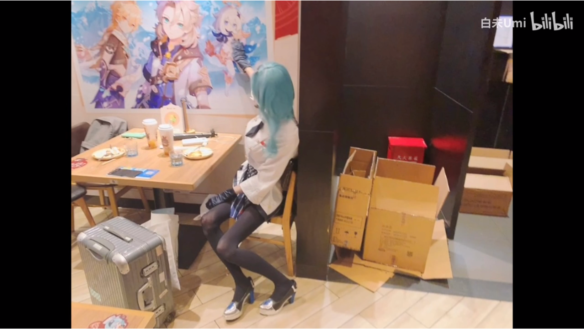 180cm/50kg的女装优菈去必胜客吃饭跳（ji）礼之舞，体验顶级社死 - 哔哩哔哩