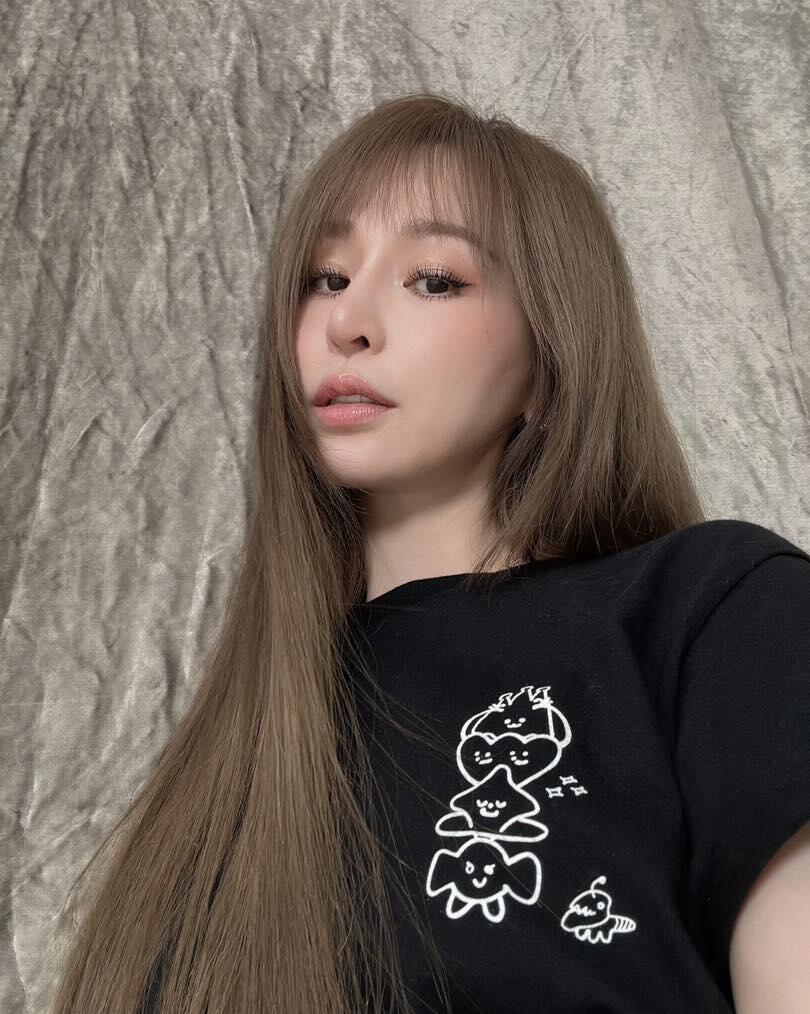 王心凌- 20240511分享5張美照 - 哔哩哔哩