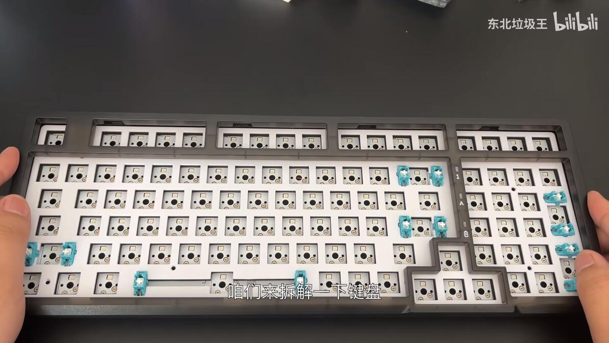 189元起售维咖WK980三模无线98配列机械键盘拆解测评 - 哔哩哔哩