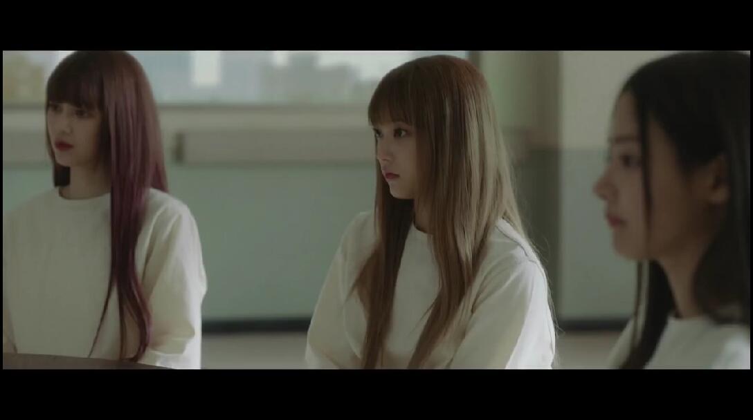 Newjeans新曲OMG MV公开 - 哔哩哔哩