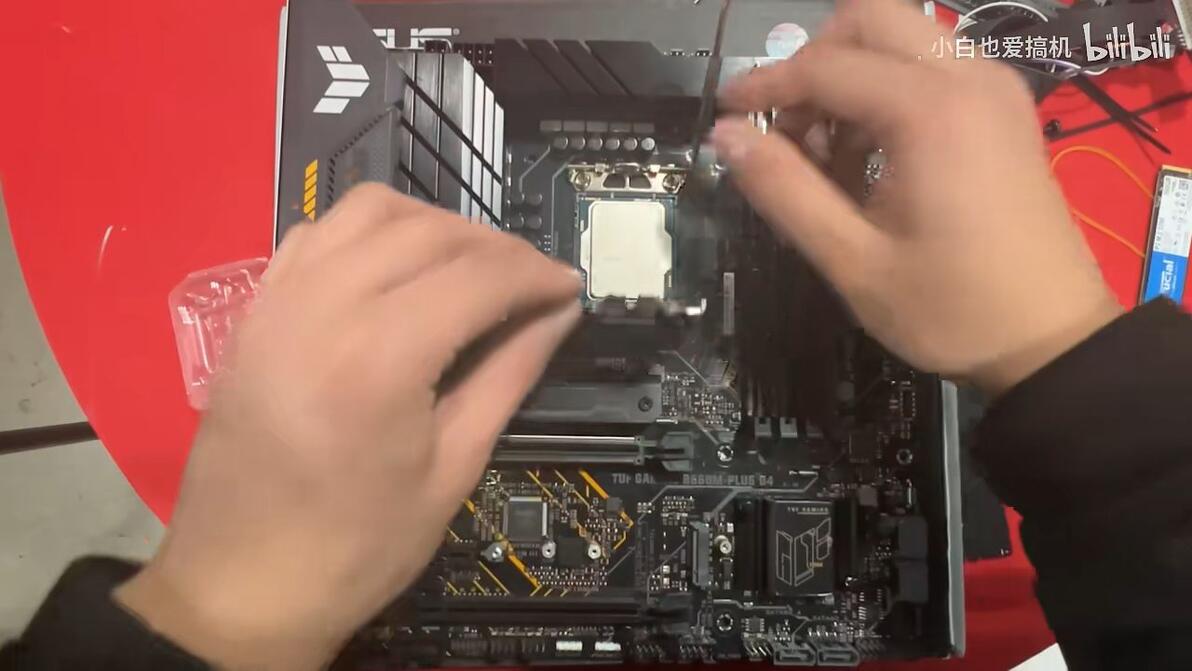 华硕 重炮手 B660M-PLUS 安装、接线教程 - 哔哩哔哩