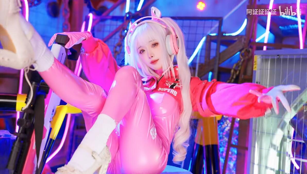 4K纯享版｜胜利女神nikke爱丽丝cos - 哔哩哔哩