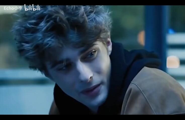 法兰西雕塑级美貌马甜甜！ #马克桑斯·达奈·弗伟尔 #skam法版 #... - 哔哩哔哩