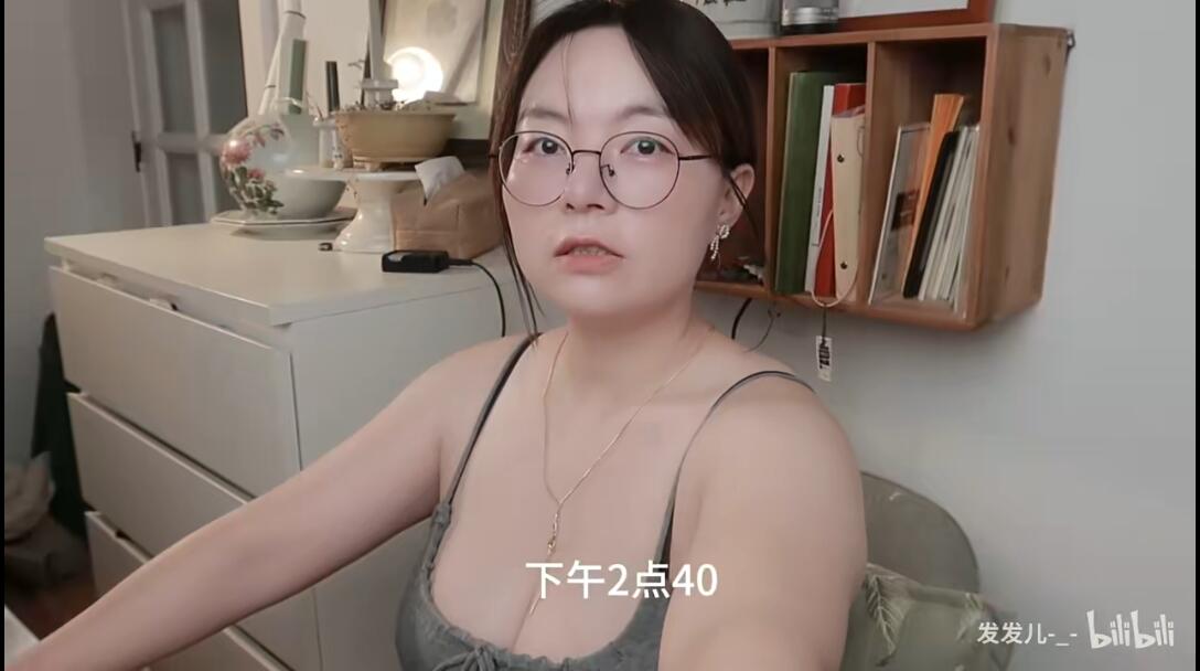 【fafa】女主播vlog｜打羽毛球、拍福利写真日常 - 哔哩哔哩